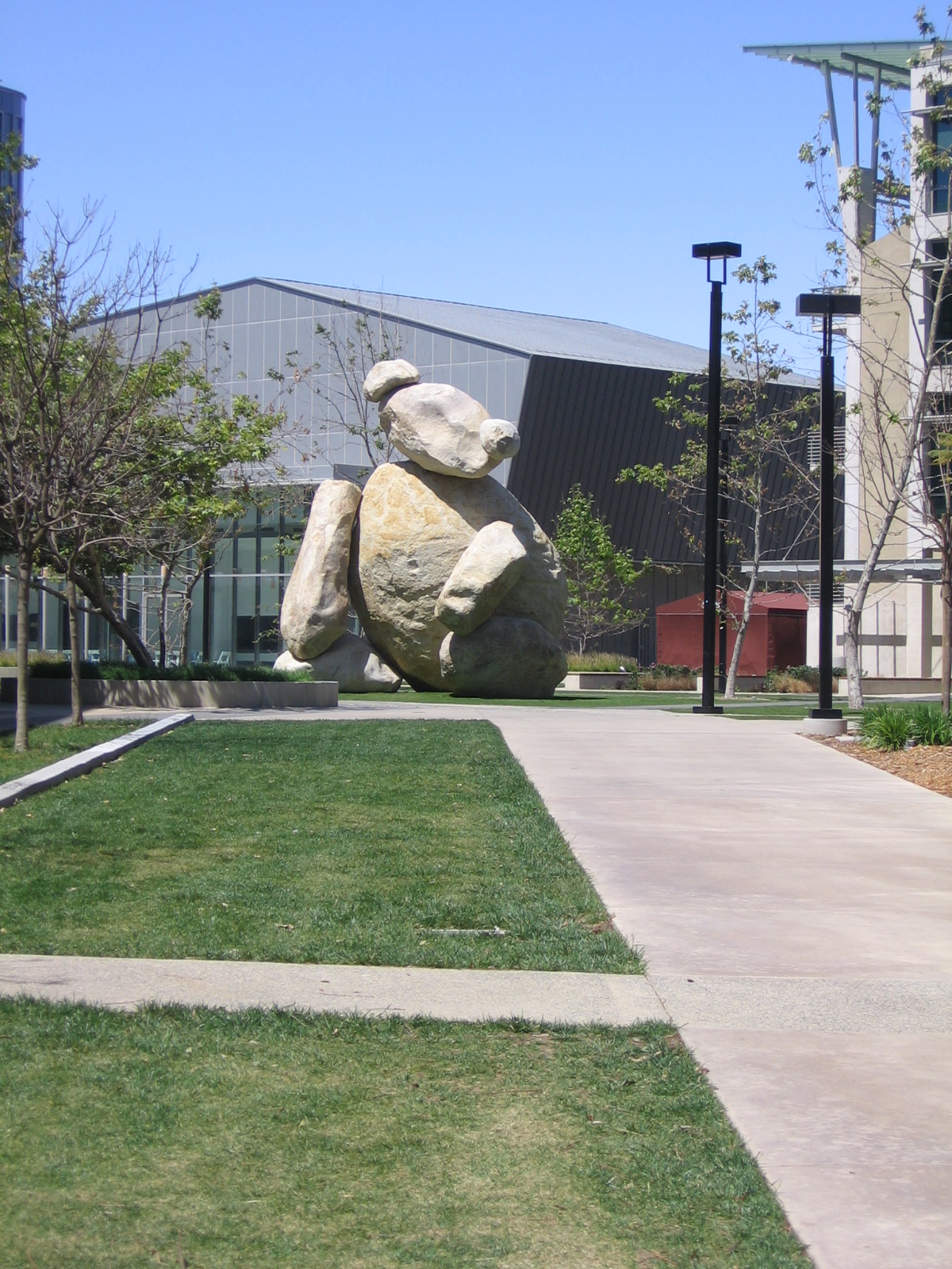 Stuart Collection - Bear - Tim Hawkinson - 2005 | Pics4Learning
