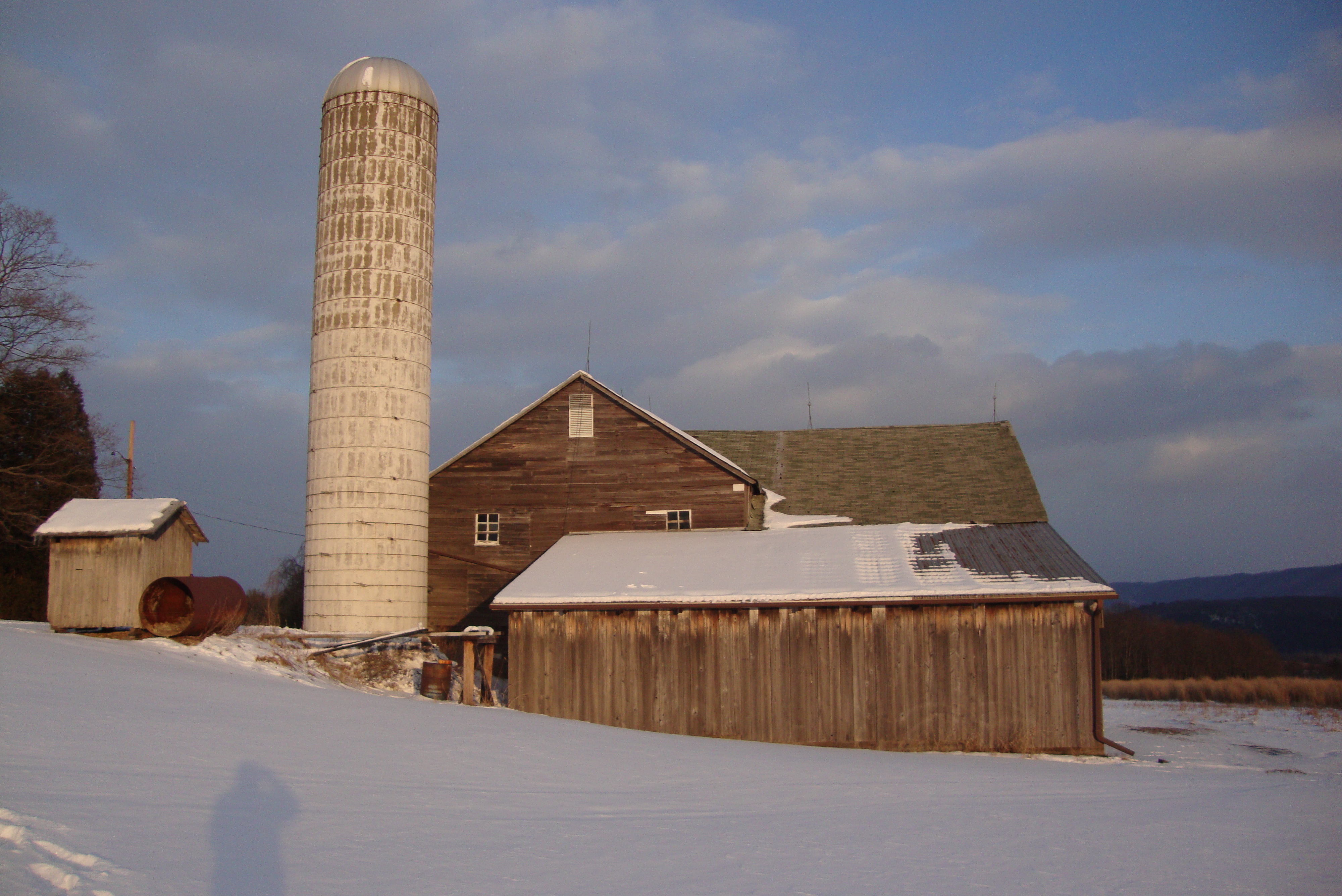 barn in winter | Pics4Learning