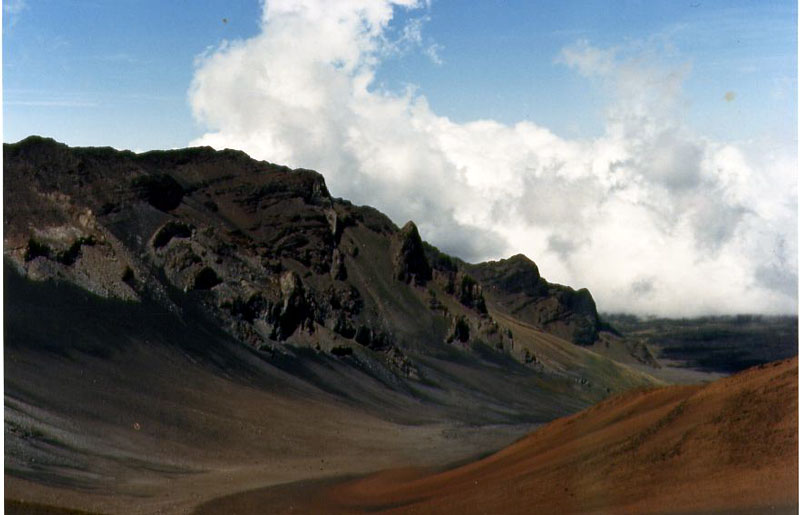 Haleakala Crater, an extinct volcano on Maui, Hawaii | Pics4Learning