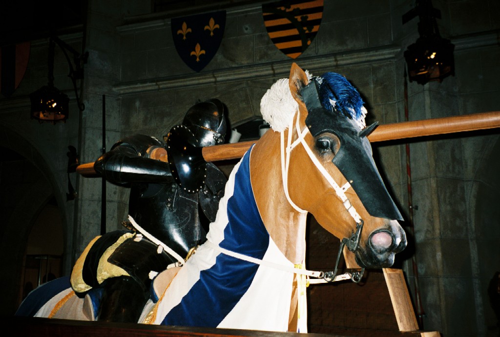 Medieval European armor in the collection of Higgins Armory Museum in ...