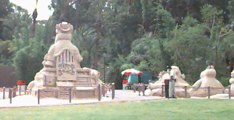 hippopotamus sand sculpture | Pics4Learning