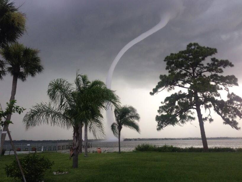 Waterspout | Pics4Learning