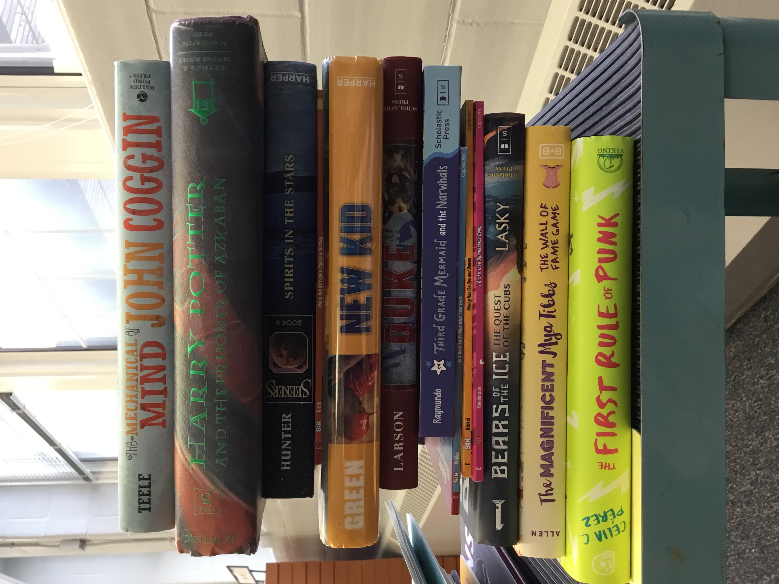Book stack | Pics4Learning