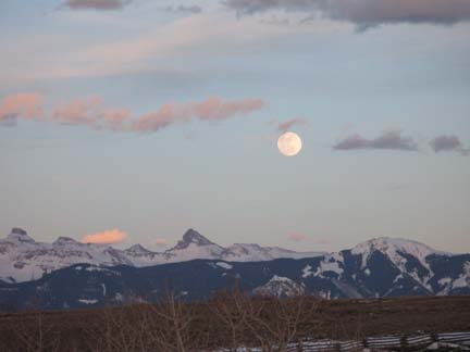 Moonrise over Colorado | Pics4Learning
