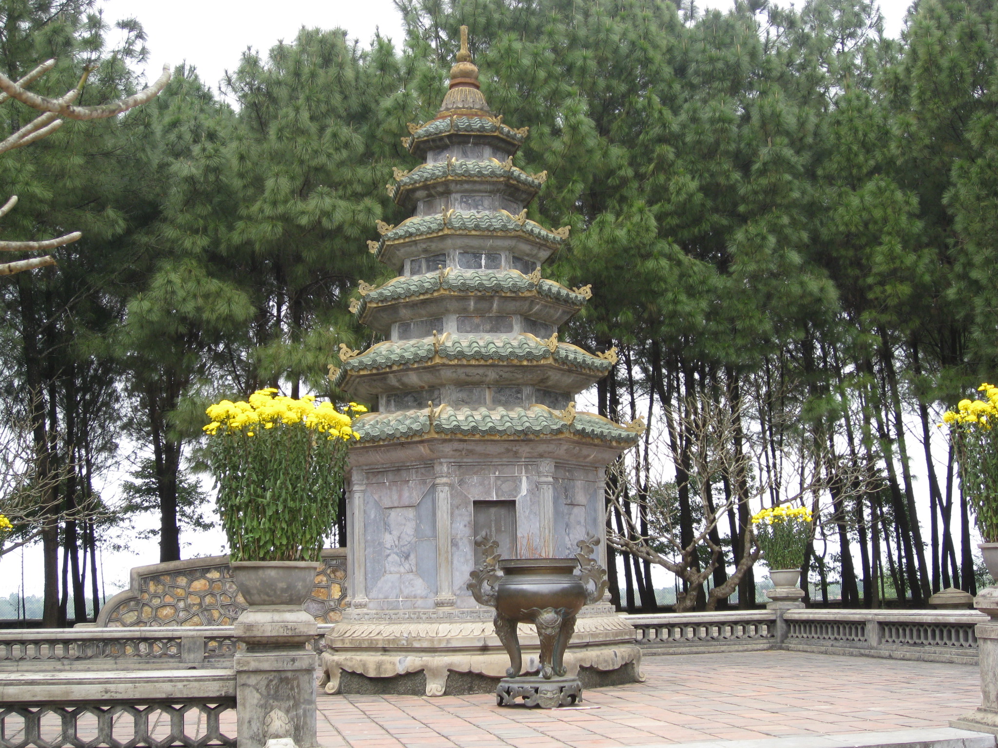 Hue Pagoda | Pics4Learning
