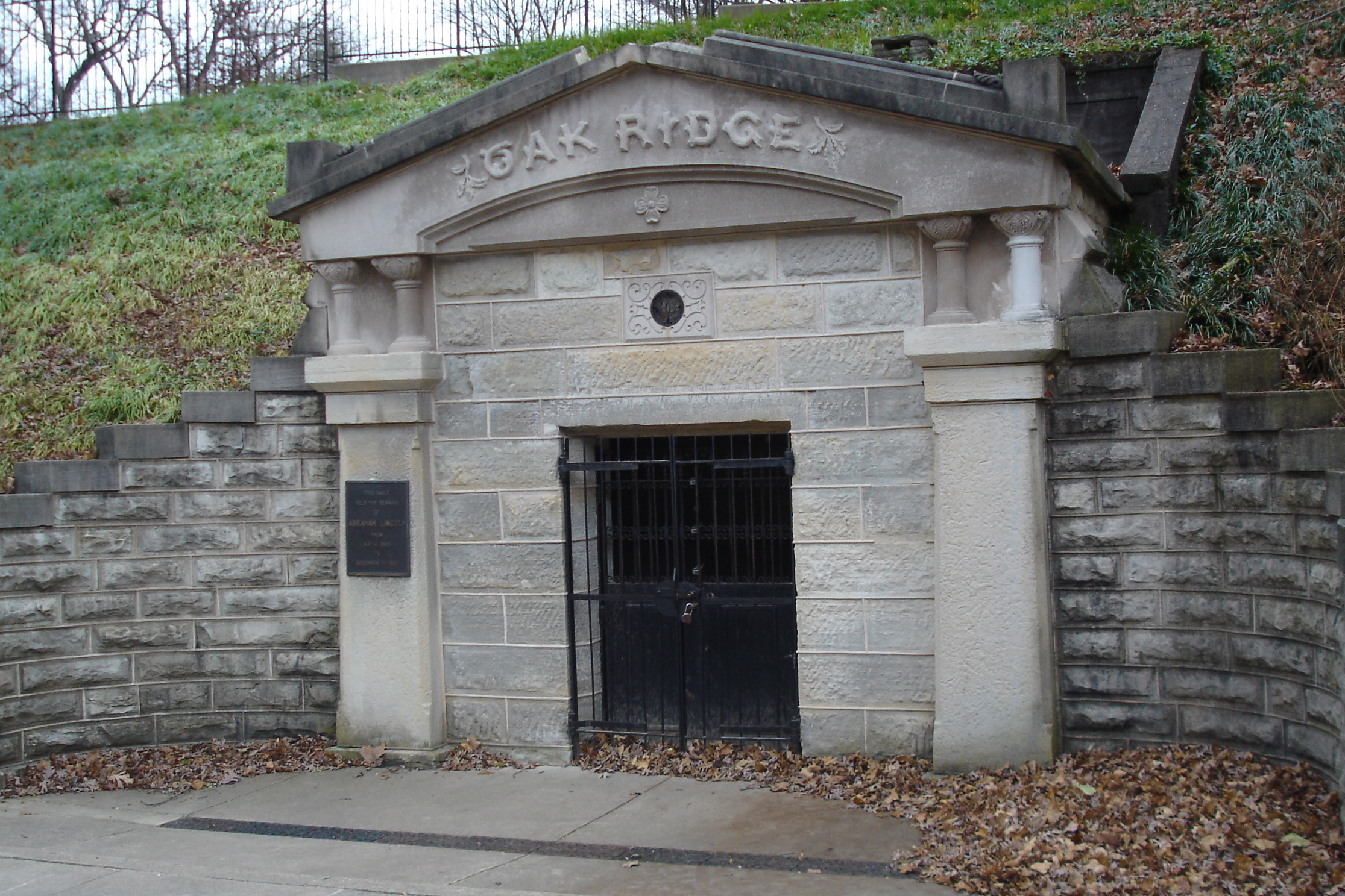 Lincoln Tomb - Oak Ridge Cemetery | Pics4Learning
