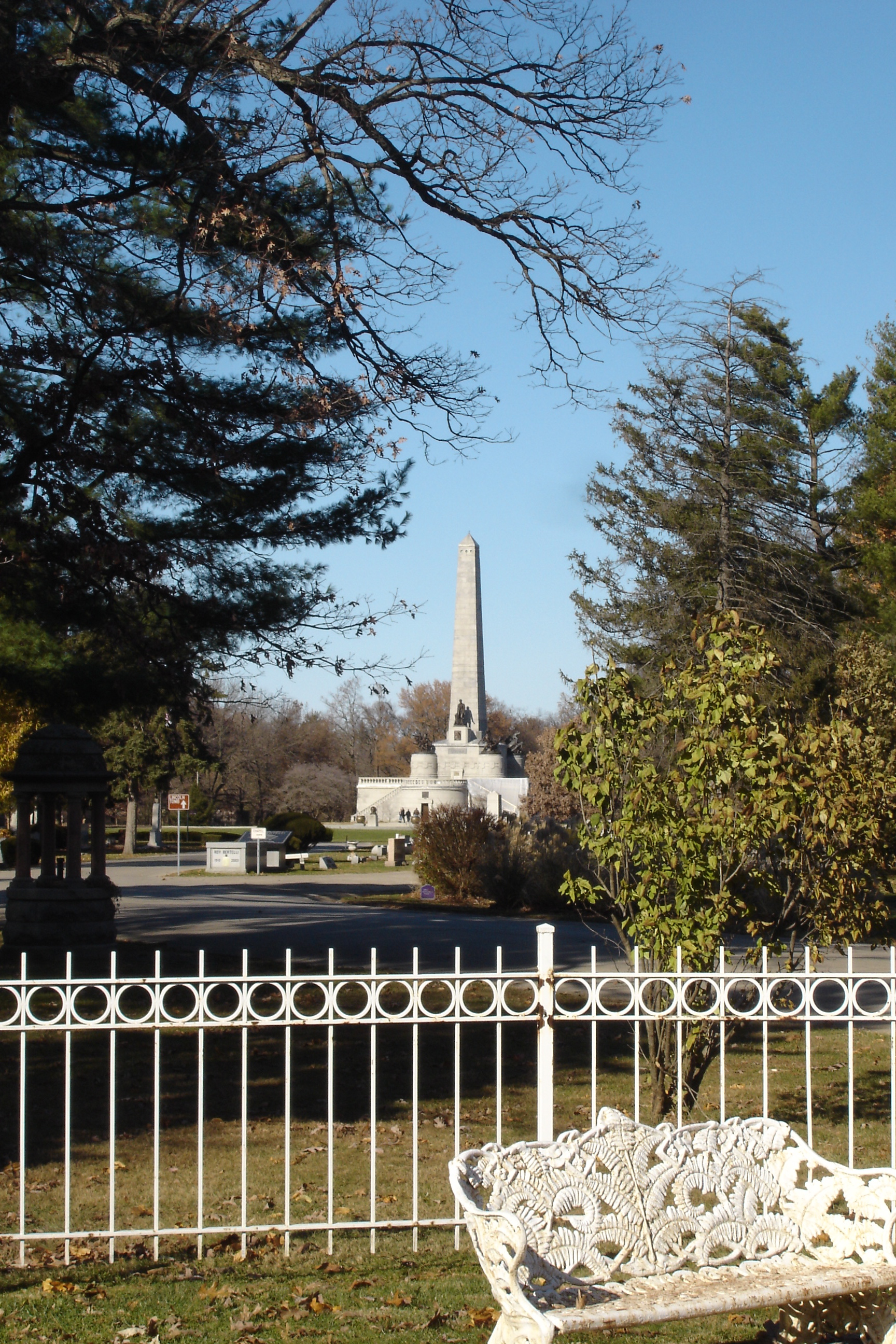 Lincoln Tomb - Oak Ridge Cemetery | Pics4Learning