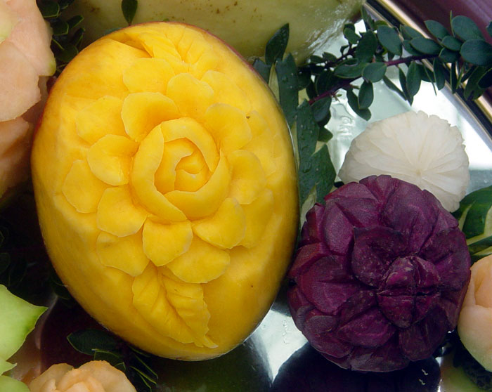 Thai Fruit Carving: Mango and Beet | Pics4Learning