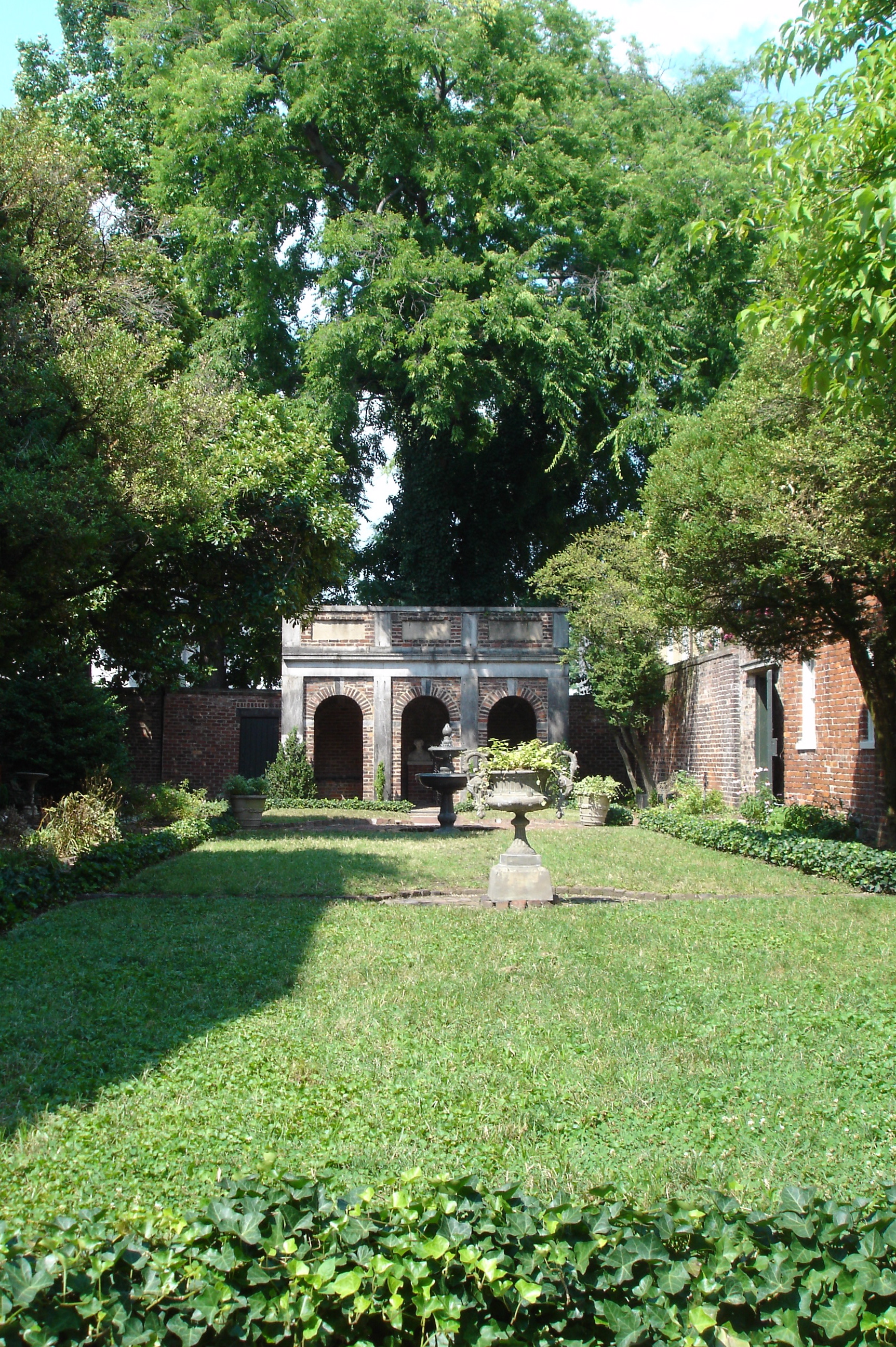 Edgar Allen Poe Museum | Pics4Learning