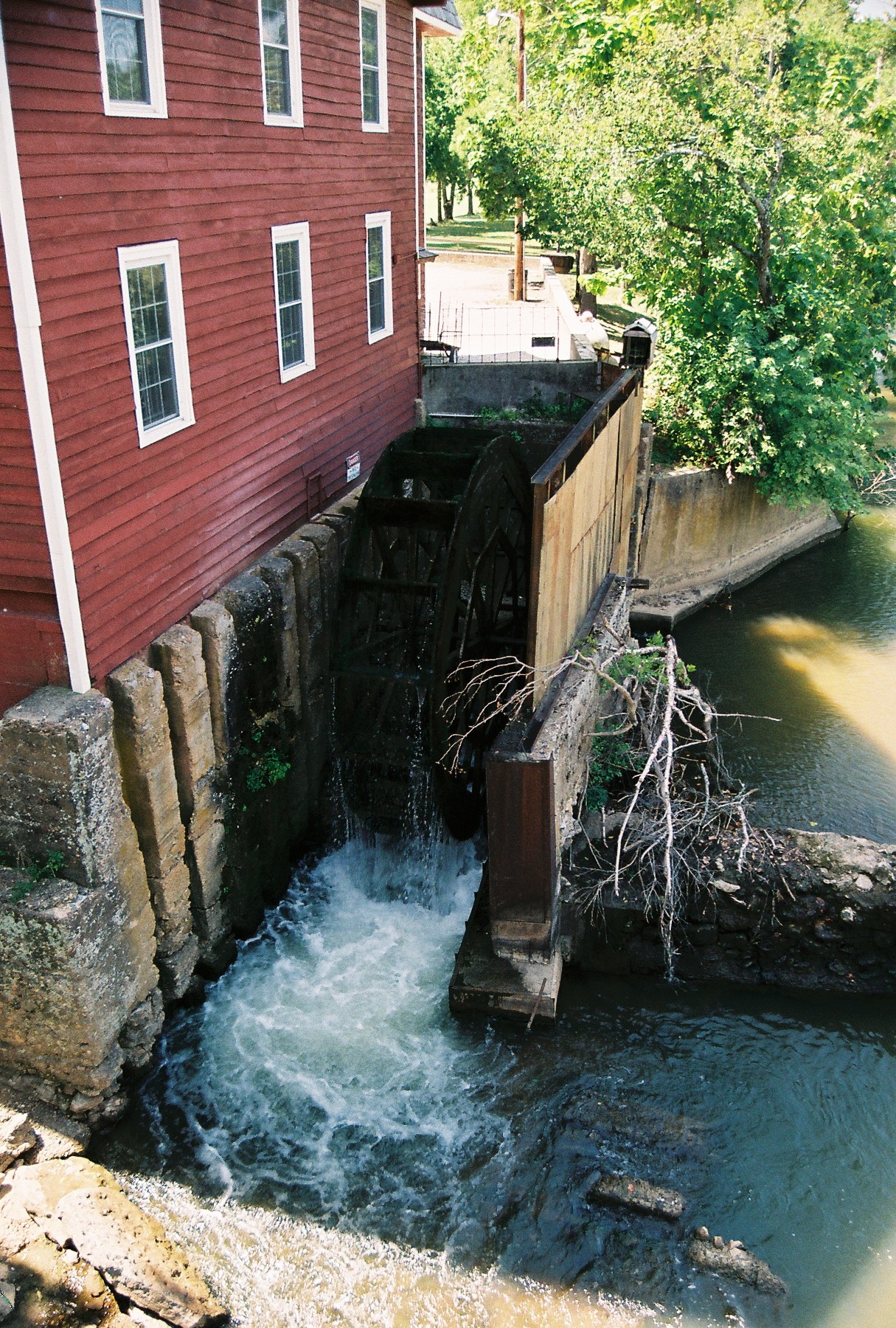 WarEagleMill Waterwheel | Pics4Learning