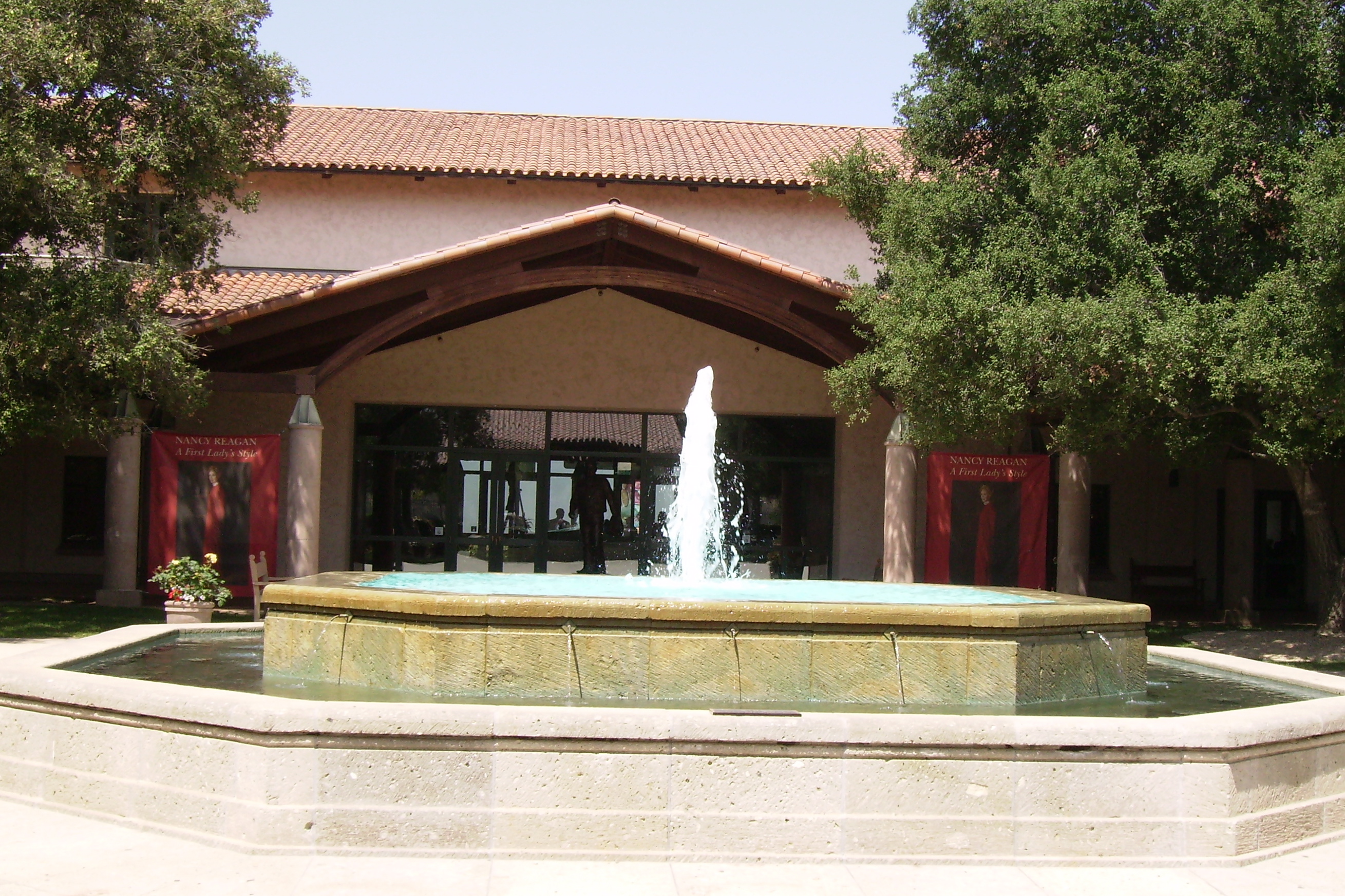Reagan Library Entrance | Pics4Learning