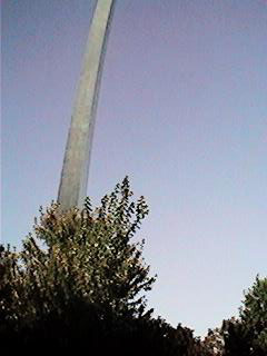 one side of gateway arch | Pics4Learning