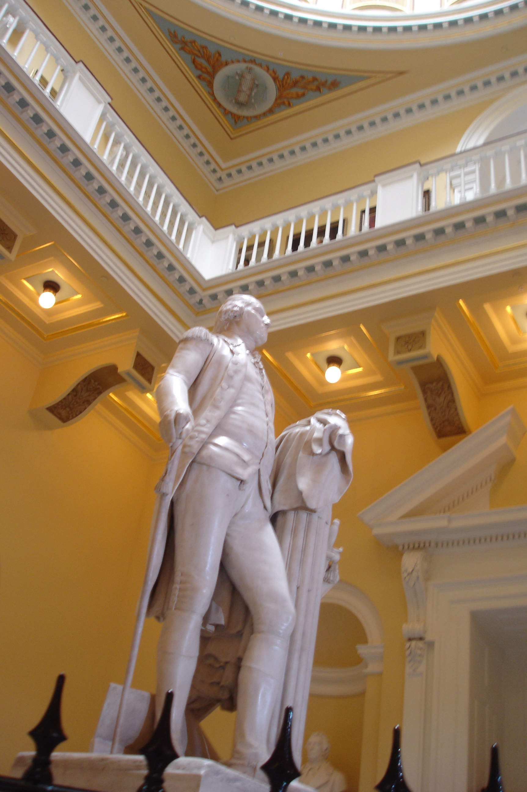 Virginia Capitol Building Washington Statue | Pics4Learning